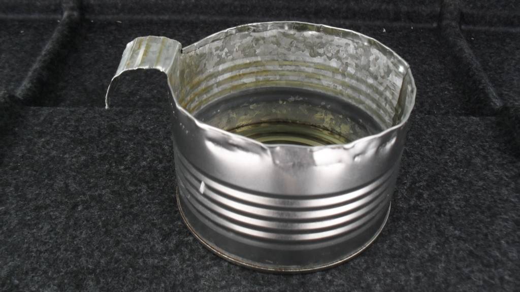 Кружка из жестяной банки