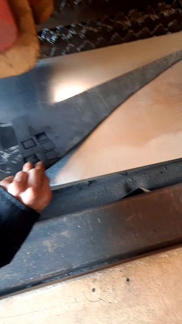 резка резины на оптоволоконном лазере