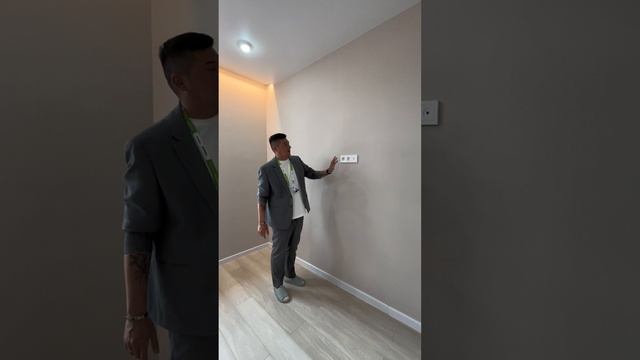 Когда дом сдается в чистовой отделке... #строительство #ремонт #чистоваяотделка #обои #ламинат