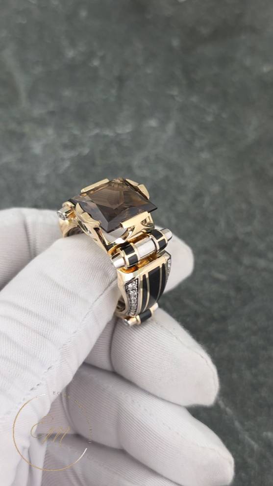 Золотой перстень с раухтопазом