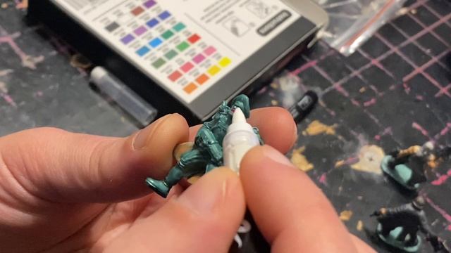 Серый и его первые акриловые маркеры 🔥 / самобытный обзорчик и белый котик в кадре ☺️