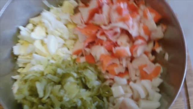 Рецепт. Очень вкусный и легкий весенний салатик.  Кулинарим с Людмилой..