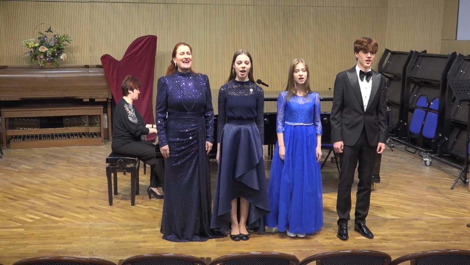 И. Дунаевский, слова В. Лебедева-Кумача "Широка страна моя родная"