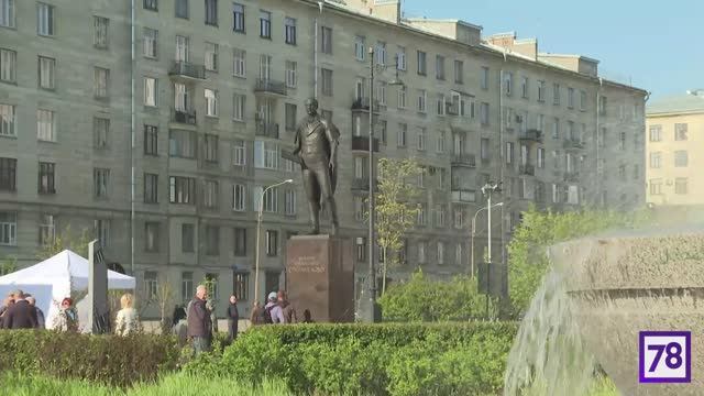 Памятник Сперанскому открыли перед новым зданием РНБ в Петербурге