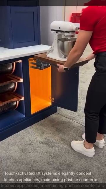 Механизм выдвижения полки кухонной тумбы