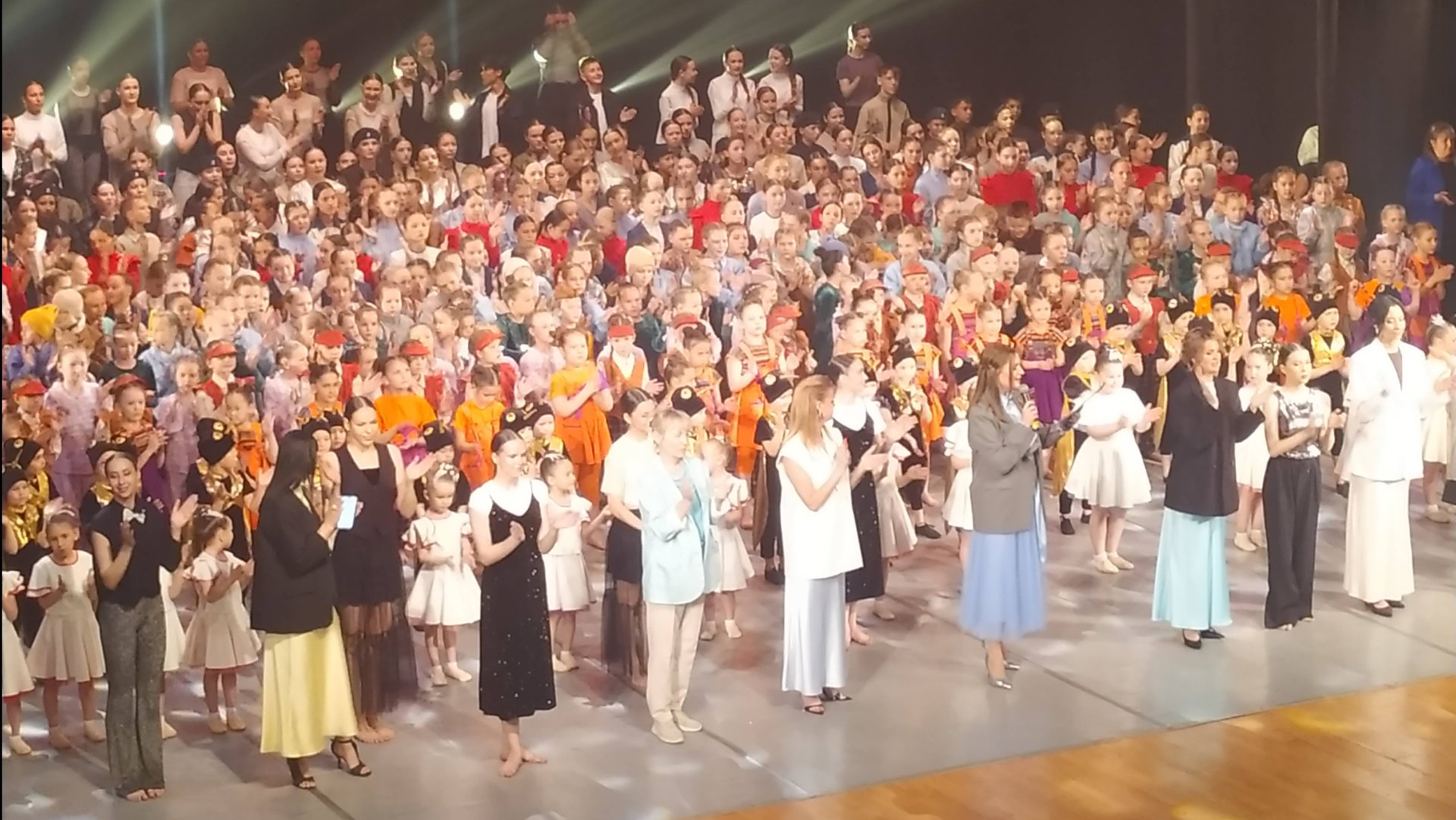 Гала концерт ансамбля "Антре"видеоотрывок.Закрытие театрального сезона.