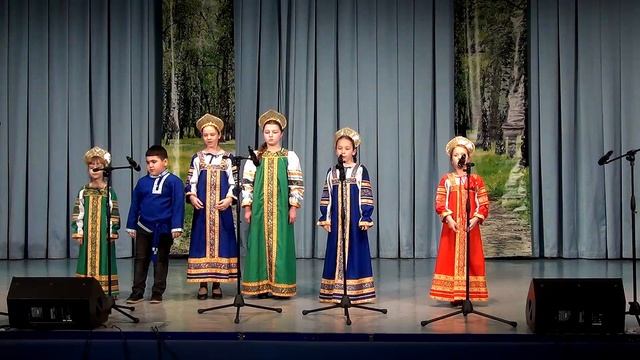 2. Ансамбль русской пенси «Веселина»