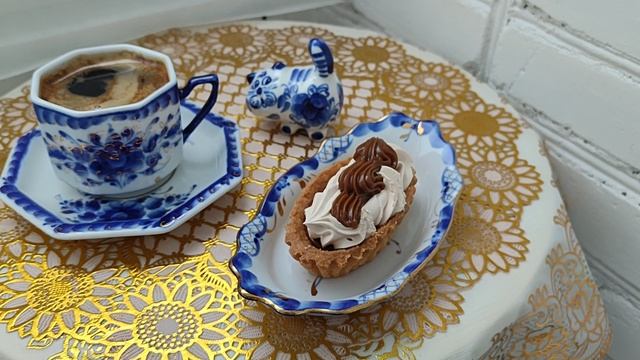 Кофепитие с любимой пироженкой в моём счастливом кафе 😋