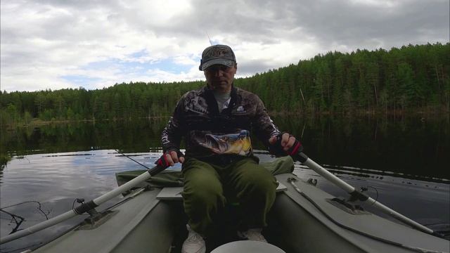 Рыбалка на таежном пруду.