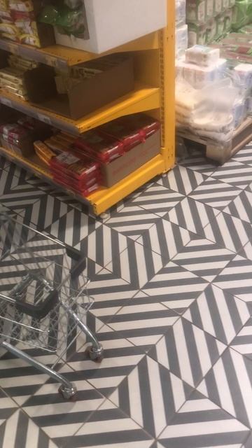 В 5 магазин со мной ходил