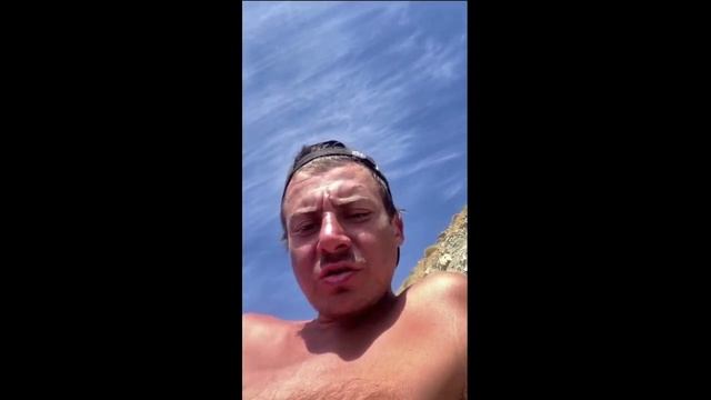 Артур просит уважать его