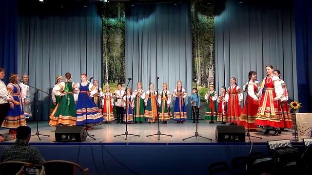 12-2. Свадебная песня Рязанской области «Как по горкам по горам»