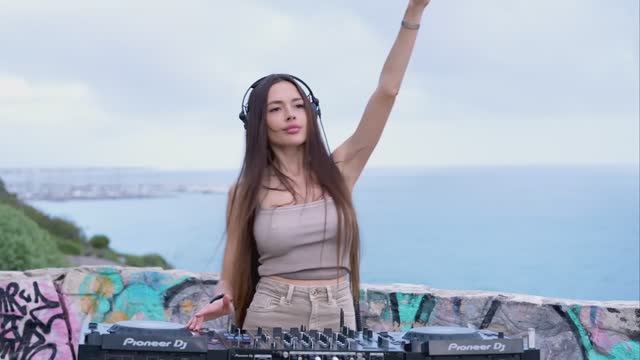 Xenia Dia Live @ Sunset Beach Vibes, Barcelona