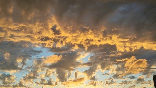 Потрясающее небо после дождя🌦️Закат.🌄Сочи.Чёрное море.