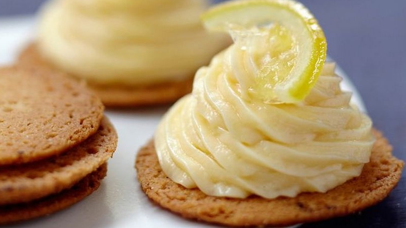 Крем заварной классический . Простые и вкусные рецепты.