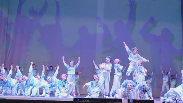 Студия танца "STEP-MODELS" ,  выступление  в  Международный день танца.