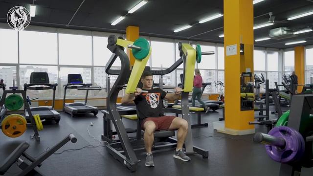 Жим в хаммере середина грудных