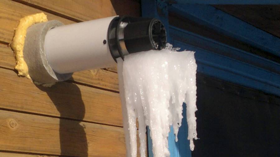 Дымоход из стены