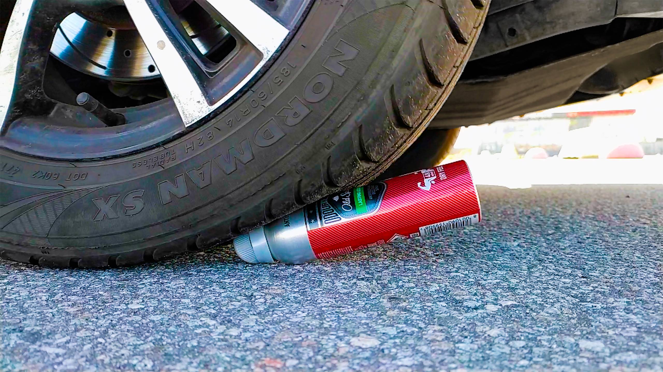 Эксперимент с автомобилем! Краш тест vs Давить колесом Дезодорант Old Spice! АСМР звуки!