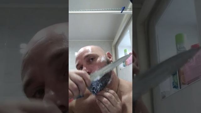 А как брились прадеды? Пробуем)))
