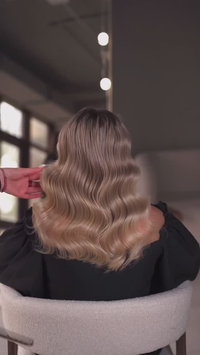 Эти локоны ты точно сможешь повторить #прическа #укладка #волосы #локоны