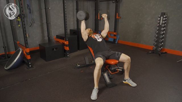 Жим_гантелей_на_наклонной_скамье_45_градусов