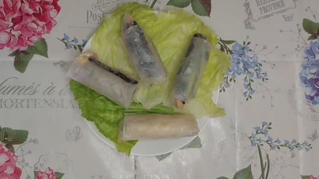 Спринг- роллы с курицей и креветками