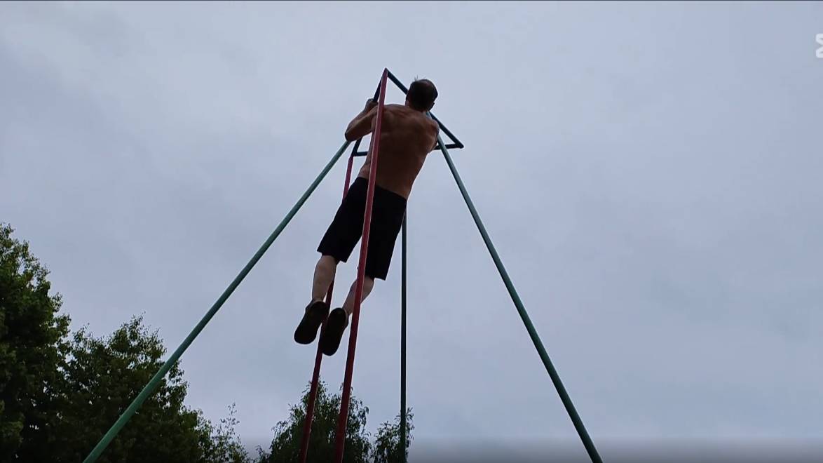 Дед 60+лет.Силовая тренировка .Большая работа...