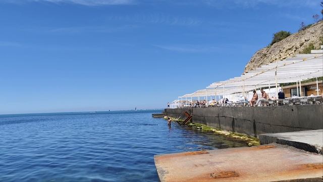 Обстановка на пляже в Малой бухте сегодня. Все загорают и купаются #анапа2025