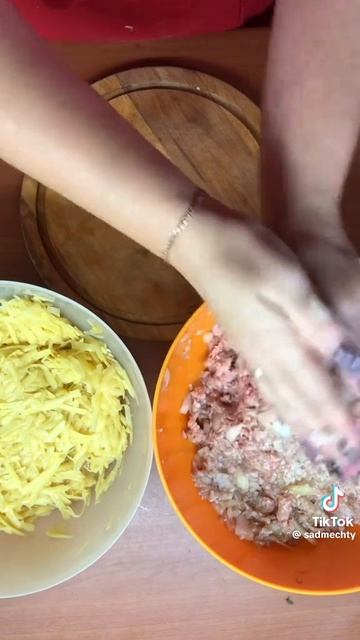 Котлеты в картошке