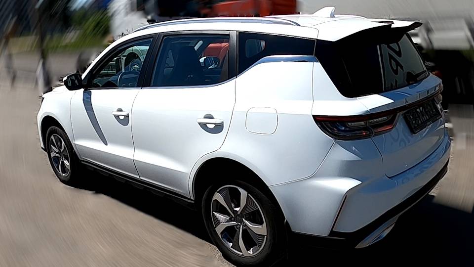 Спешу поделиться впечатлениями о кроссовере Ливэн X6 PRO. Внешность, багажник и как машина на ходу