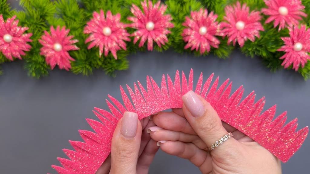 🌸 Эти Цветы из Фоамирана выглядят как НАСТОЯЩИЕ – Секреты Простого Мастерства!