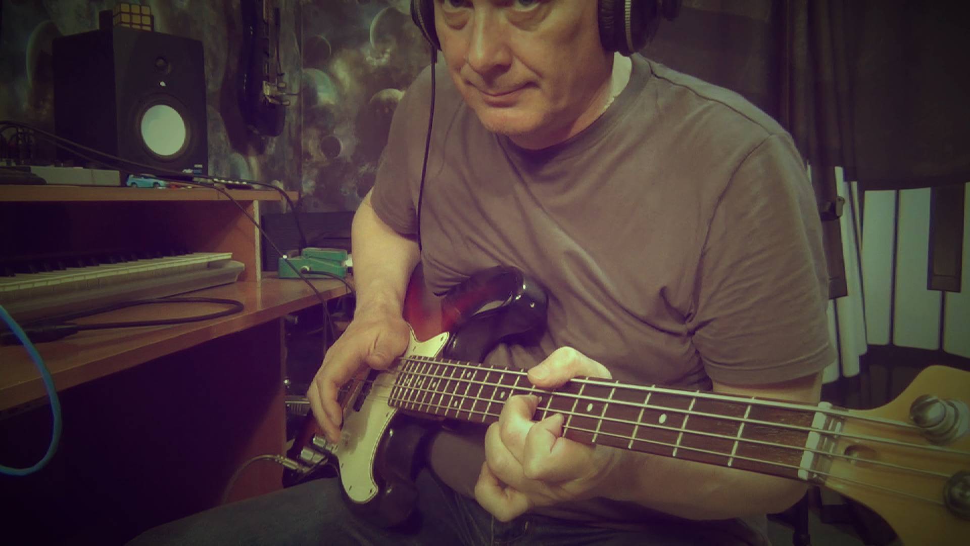 Пишу бас в новый трек