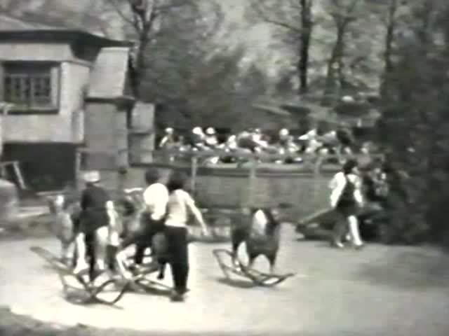 Любительская кинохроника г. Киров 1978 Парки, атракционы. Театральная площадь.