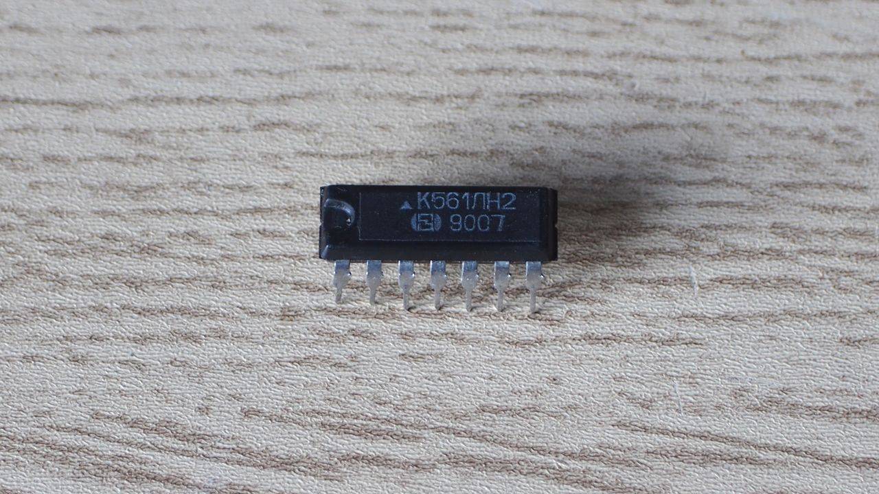Выключатель на микросхеме К561ЛН2.