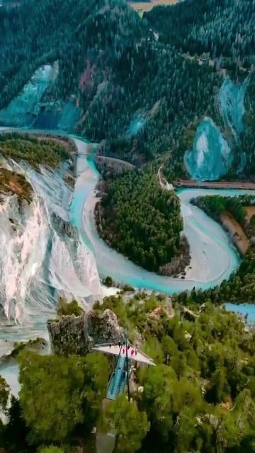 Это фантастическое творение природы еще называют Большим Швейцарским или Рейнским каньоном