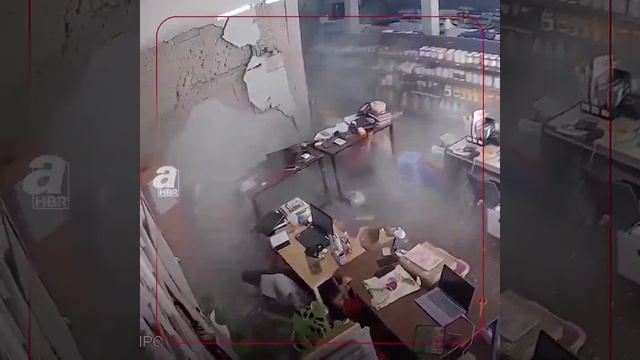 Момент землетрясения магнитудой 7.7 в Мьянме (28.03.2025)