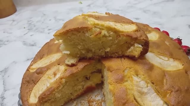 Самая вкусная шарлотка с яблоками. Очень простой и вкусный рецепт.