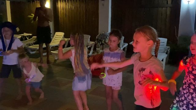 Дискотека. 
Гостевой дом Бригантина