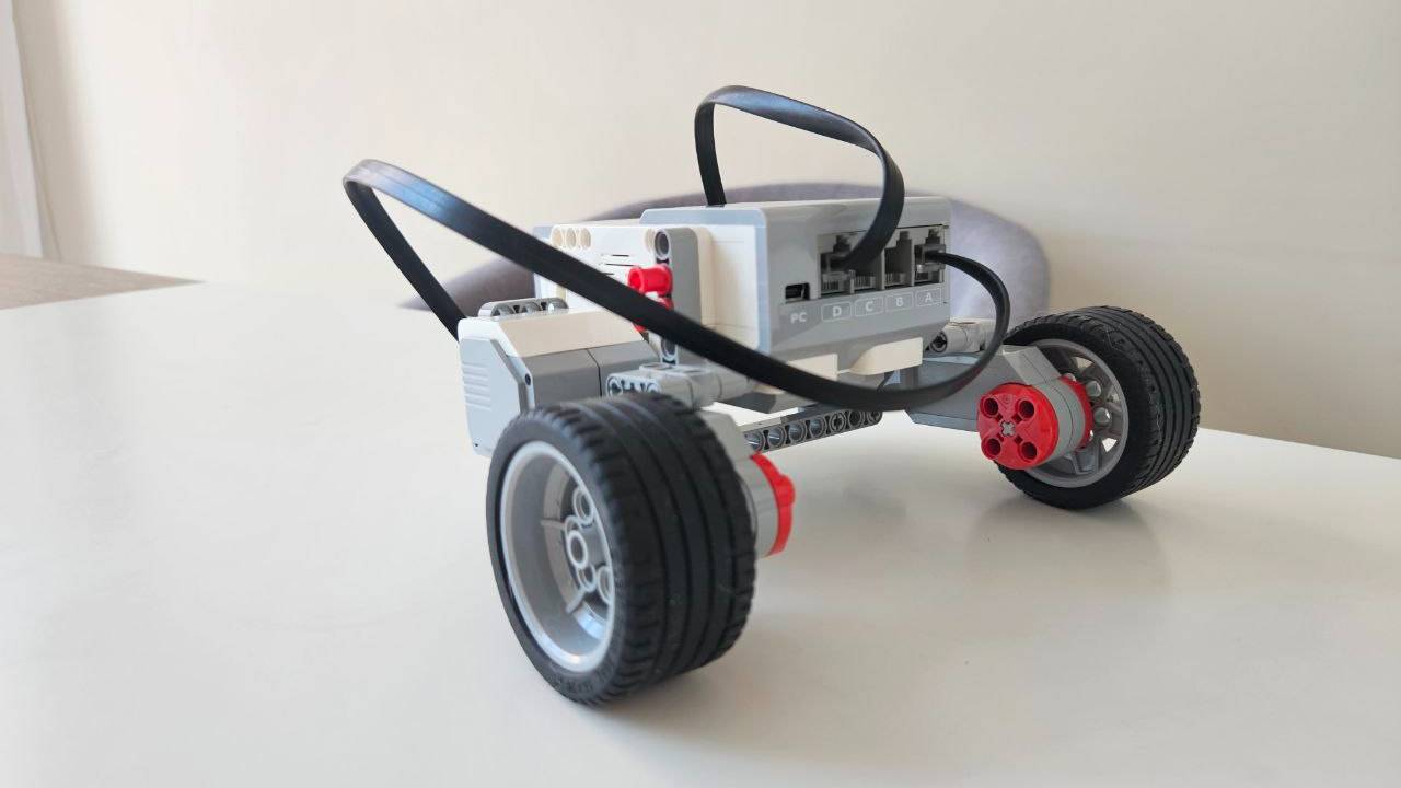 Lego Mindstorms - базовый робот