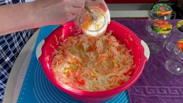 САЛАТ из КАПУСТЫ На ЗИМУ ‘’ЛЕТО В БАНКЕ’’ Пальчики Оближешь👍Рецепт😜