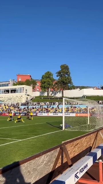 👏 Благодаря голу Дмитрия Каменщикова с пенальти на 97-ой минуте наша «Волга» сравняла счет в матче