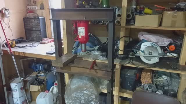 Переделка домкрата на работу вверх ногами на прессе