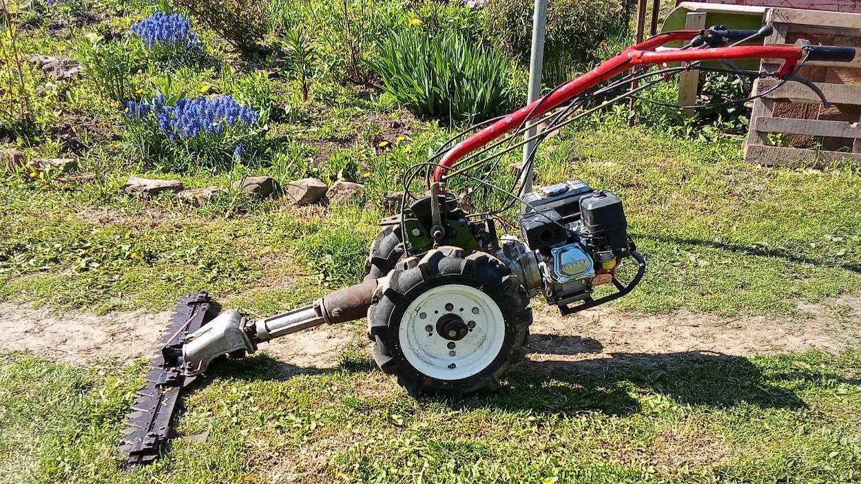 Кутаиси Супер 610 с косилкой Кутаиси сегментной