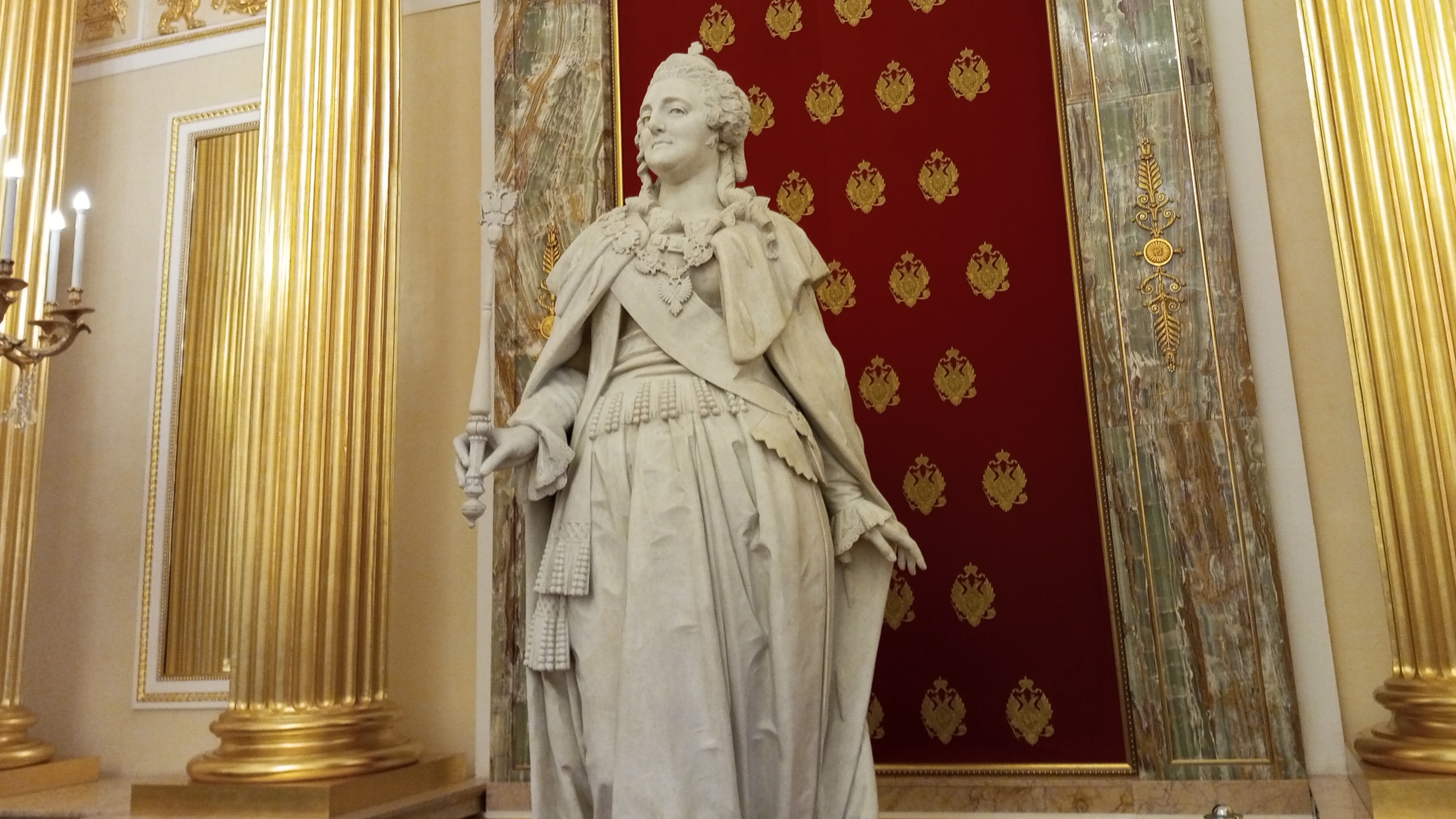 Прошлись по залам Екатерины Великой...  И вот что я там увидел