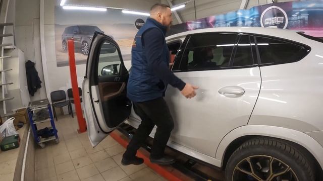 Выдвижные пороги на BMW X6 G06