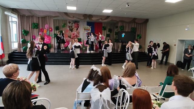 Вальс выпускников 2025