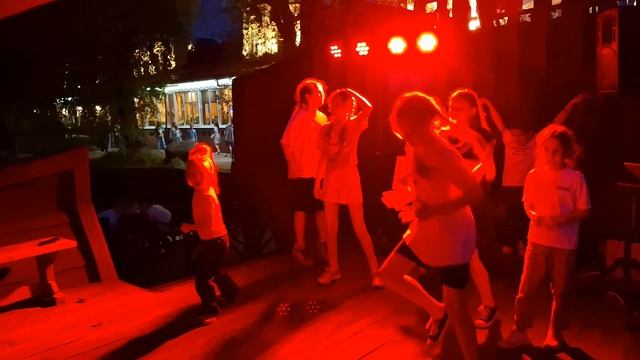 Дискотека. Выпускной