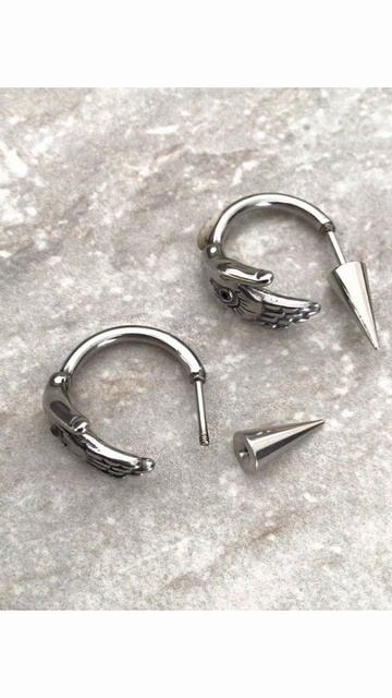 Готичес серьги с шипами "Ладонь-талисман с красным фианитом" от Starfallshop