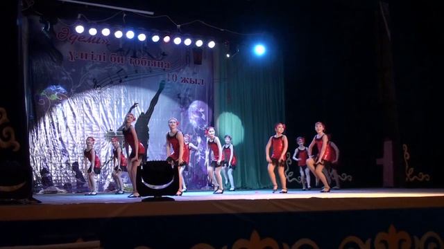 Трамвай 1930 - Танцевальный коллектив Әдемі (Красивый, Изящный)